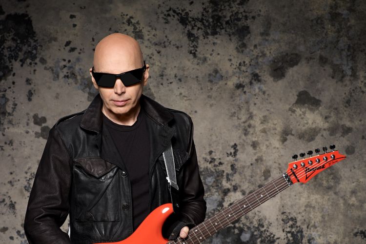 Joe Satriani: esce oggi il nuovo album “The Elephant Of Mars”; guarda ...